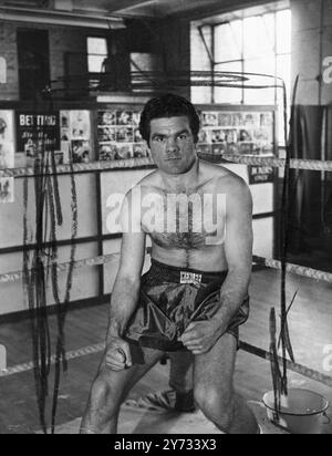 English boxing champion Freddie Mills. 24 April 1946 Stock Photo - Alamy
