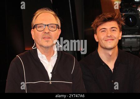 Olli Dittrich und sein Sohn Jonathan Henrich zu Gast bei der NDR Talk ...