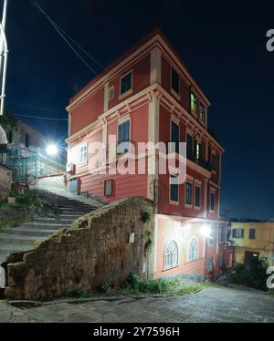 The wonderful pedestrian walk on the steps of via Pedamentina in Naples ...