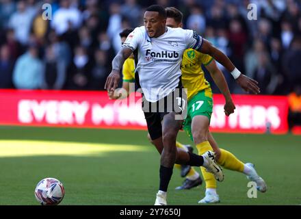 Norwich City's Ante Crnac (left) and Bristol City's Haydon Roberts ...