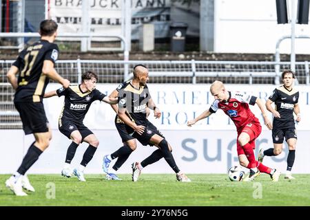 Pascal Fallmann (FC Erzgebirge Aue, #17), Lucas Roeser (SSV Ulm 1846 ...