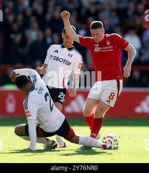 Nottingham Forest's Elliot Anderson (left) and Newcastle United's Joe ...