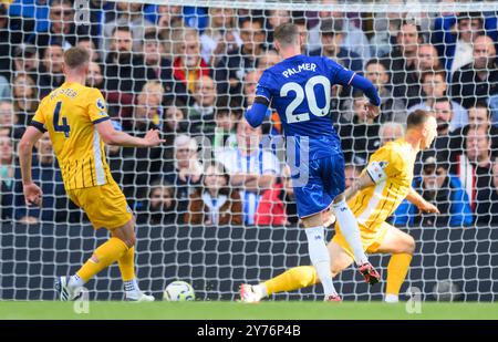 GOAL 2-0 Cole Palmer of Chelsea scores from the penalty spot during the ...