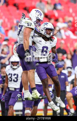 TCU linebacker Johnny Hodges (57) tackles Texas running back Bijan ...