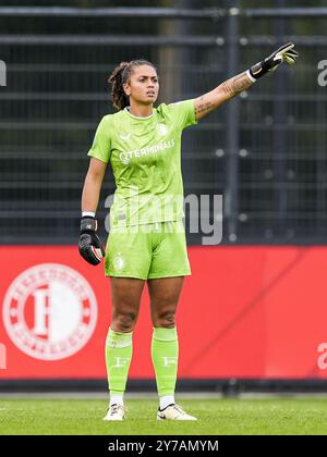 Rotterdam - Feyenoord V1 goalkeeper Jacintha Weimar during the second ...