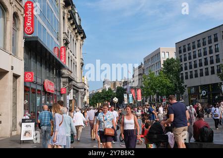 The busy shopping street, the Meir on a Summer weekend in Antwerp city ...