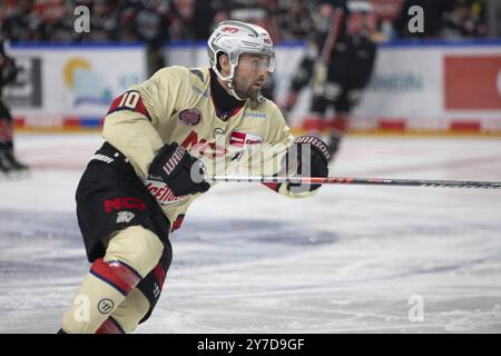 Evan Barratt (Nuremberg Ice Tigers, #10) / Portrait / Portrait GER, EHC ...