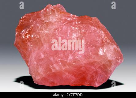 Rose Quartz Conchoidal Fracture Bahia Brazil Stock Photo - Alamy