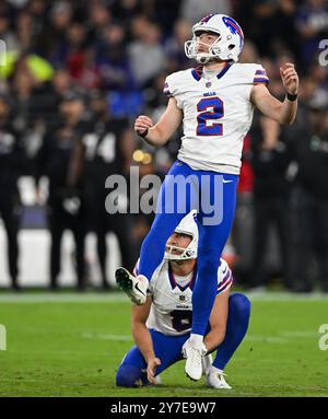 Baltimore Ravens place kicker Tyler Loop (33) works out during NFL ...