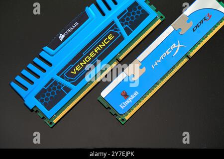 3 DIIMM generations of SDRAM chips, worldwide Stock Photo - Alamy