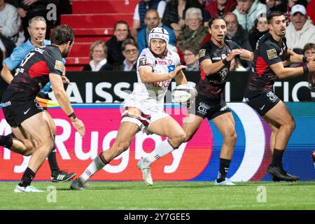 UBB Bordeaux Louis Bielle-Biarrey catches the ball during the Top 14 ...