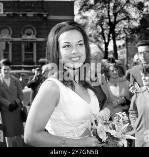 ALIZIA GUR AFTER WEDDING TO SCHULMAN SEYMORE IN LONDON / ; 10 OCTOBER ...