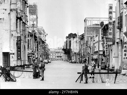 MALAYSIAN TROPPS ON PATROL IN SINGAPORE / ; 24 JULY 1964 Stock Photo ...