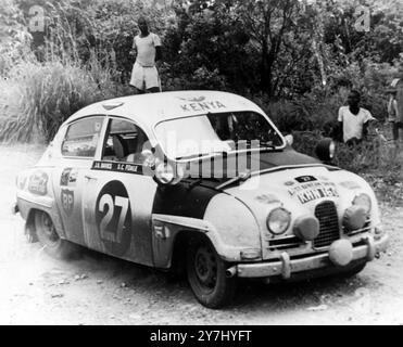 MOTOR RALLY EAST AFRICAN SAFARI CARLSSON IN SAAB ; 21 APRIL 1962 Stock ...