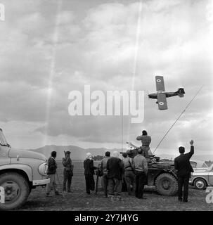 SOVIETS EXPLORE ANTARCTICA - EXPEDITION AT WORK / ; 6 MARCH 1964 Stock ...