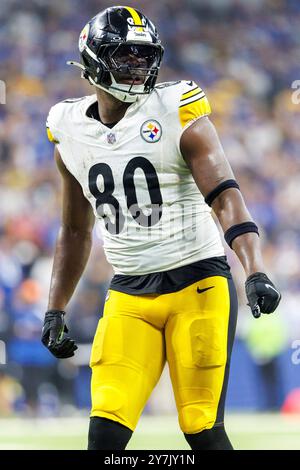 Pittsburgh Steelers tight end Darnell Washington (80) avoids a tackle ...