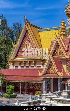 Cambodia, Phnom Penh: Preah Reach Damnak Chan in the Royal Palace ...