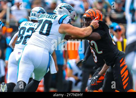 Cincinnati Bengals defensive end Cedric Johnson (52) sacks Denver ...