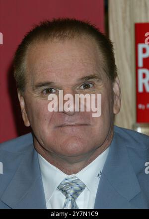 Pete Rose signs copies of his new book "My Prison Without Bars" at ...