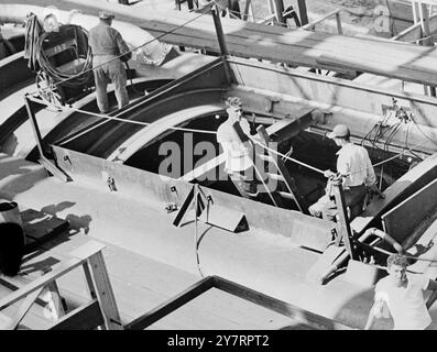 EXCLUSIVE FIRST PICTURES OF FIRST ATOMIC SUBMARINE. (HULL OF WORLD'S ...