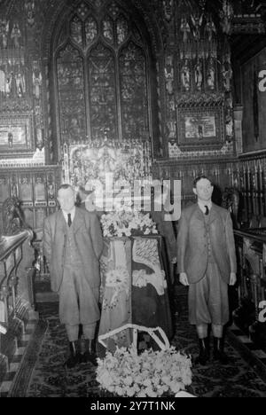 King Lies In State In Sandringham - Casket containing body of King ...