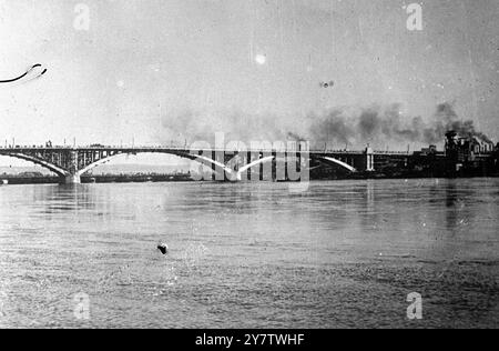 Photo Shows: The new four arch reinforced concrete Glazkovskiy Bridge ...