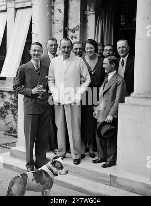 Epsom , Surrey . Mr Tom Walls , comic actor and producer and race horse ...