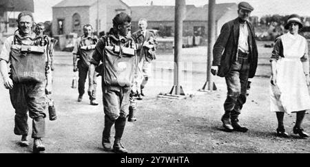 Rescue workers on the way to the rest hut, Gresford Colliery Stock ...