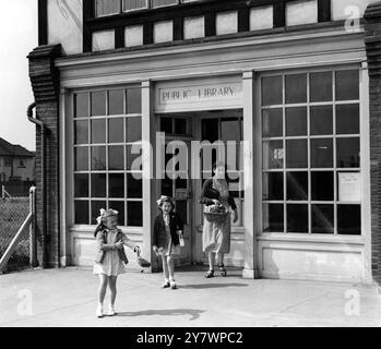 Petts Wood Library in Kent 2nd July 1949 Stock Photo - Alamy