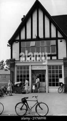 Petts Wood Library in Kent 11th July 1949 Stock Photo - Alamy