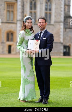 Cyclist Sir Mark Cavendish with his wife Peta after being made Knight ...