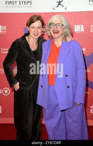 Anne Leppin und Claudia Loewe bei der 25. Verleihung der First Steps ...