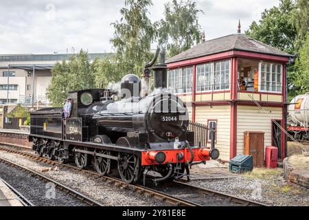 A steam locomotive on the Keighley and Worth Valley Railway in the ...