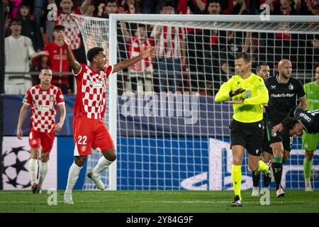 Jhon Solis of Girona FC and in action Kai Havertz of Arsenal FC in ...