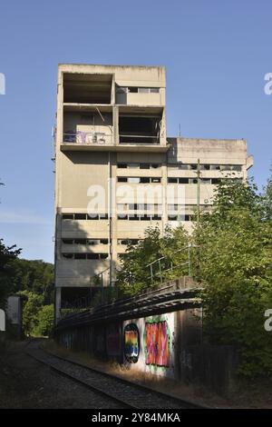 Former cement factory in vienna austria Stock Photo - Alamy