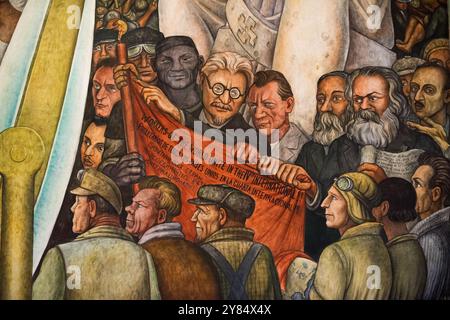 Karl Marx and Friedrich Engels at the National Museum of Bishkek ...