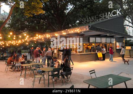 A Shake Shack restaurant is seen in Manhattan, New York City Stock ...
