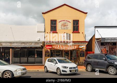 The main street (Adelaide Street) of of Blayney in Central Western New ...