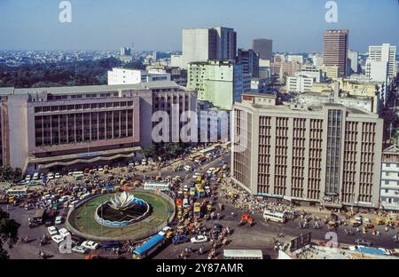 A roundabout in Dhaka, Bangladesh Stock Photo - Alamy