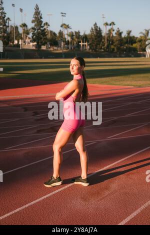 Girl athlete posing, sport is her healthy lifestyle Stock Photo - Alamy