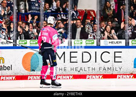 Tyler Boland (Iserlohn Roosters, #10) Riley McCourt (Augsburger Panther ...