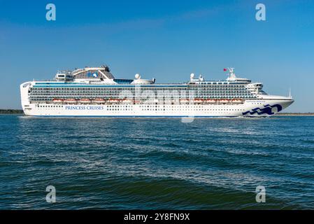 Sapphire Princess, a Gem class cruise ship operated by Princess Cruises ...