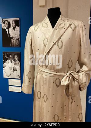 Noel Coward exhibition clothes worn by him, London Stock Photo - Alamy
