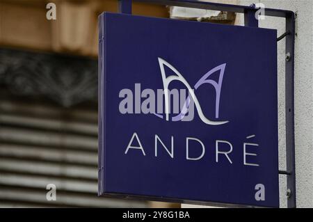Andre sign, a chain of Vivarte group, Lyon, France Stock Photo - Alamy