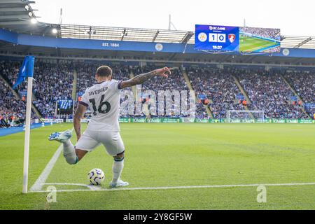 Marcus Tavernier of Bournemouth takes a corner kick during the Premier ...
