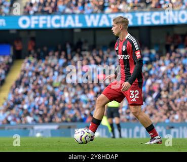 Emile Smith Rowe of Fulham looks on during the Premier League match ...