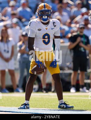 Pittsburgh wide receiver Konata Mumpfield runs the 40-yard dash at the ...