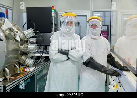 Ramgraber acid wetbench. Cleanroom. Nanotechnology. Laboratory. CIC ...