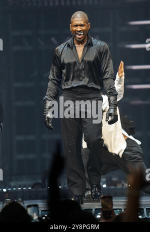 Usher in Concert during the Past Present Future tour, at the O2 Arena ...