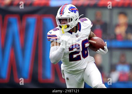 Buffalo Bills running back Ty Johnson (26) carries the ball during the ...